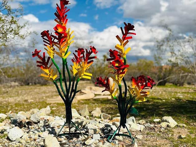 15 Charming Spring Metal Flower Decorations For Your Yard