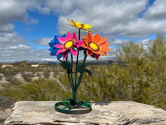 15 Charming Spring Metal Flower Decorations For Your Yard
