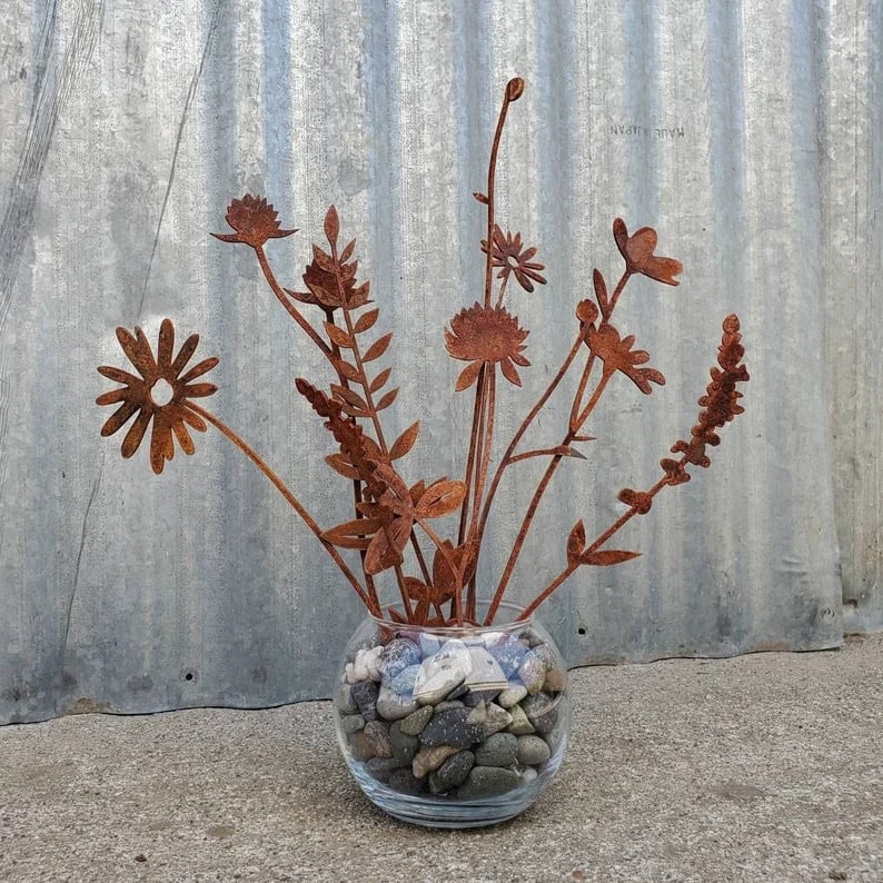 15 Charming Spring Metal Flower Decorations For Your Yard