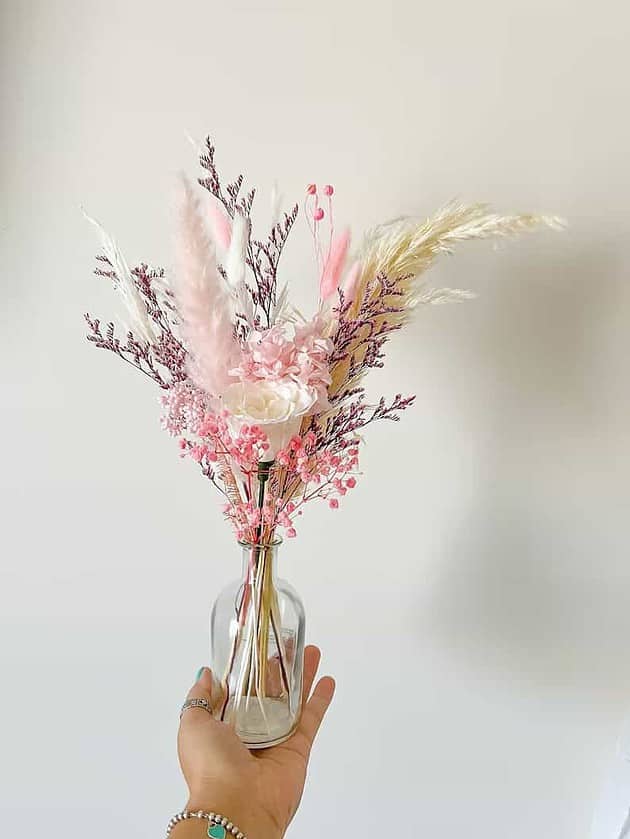 15 Coquette Style Centerpiece Designs That Will Bring Playful ...