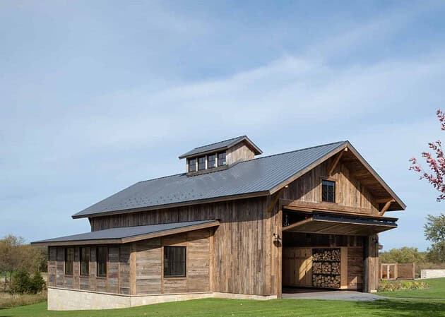 15 Rustic Garage Designs for That Country Charm