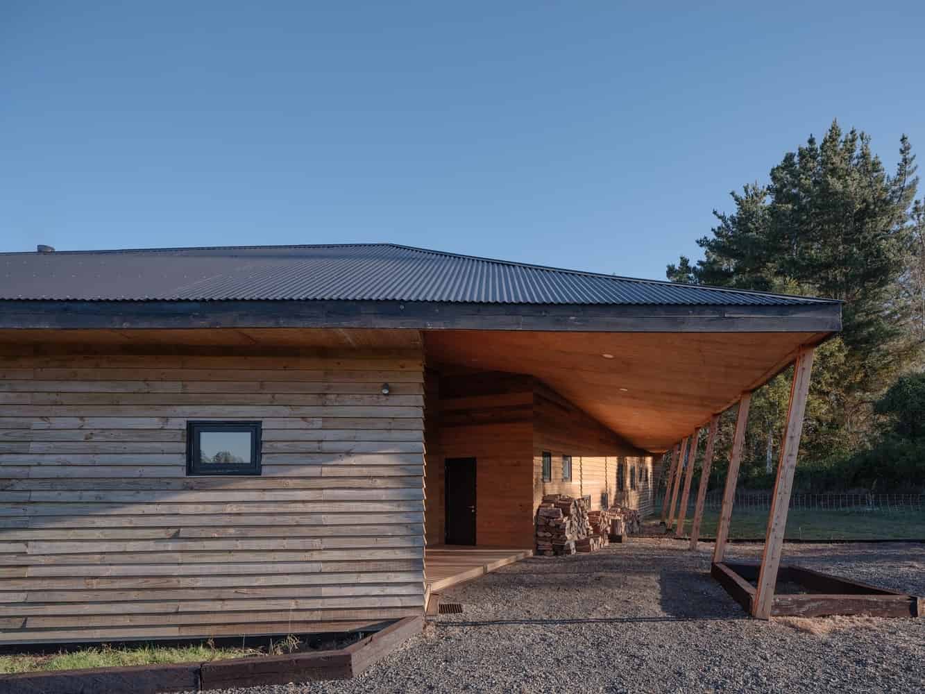 Bumeran House by Lucas Maino Fernandez in Villarrica, Chile