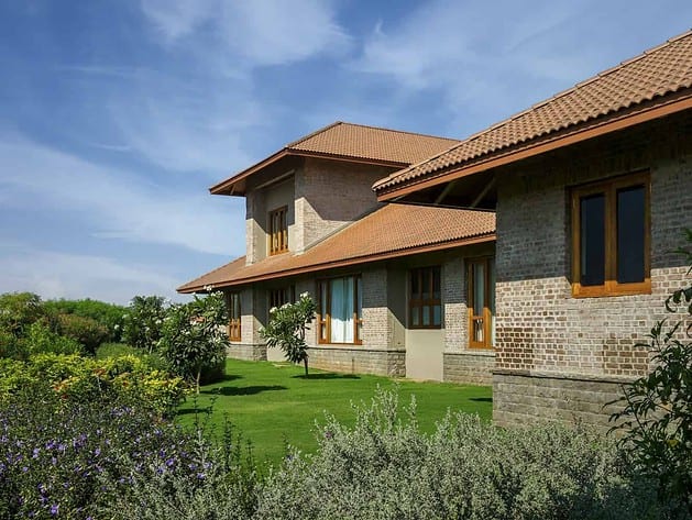 The House with Two Courts by Studio Mahajani + Mahajani in Phaltan, India