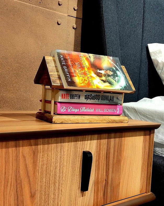 14 Book Holder Ideas to Create the Perfect Reading Corner