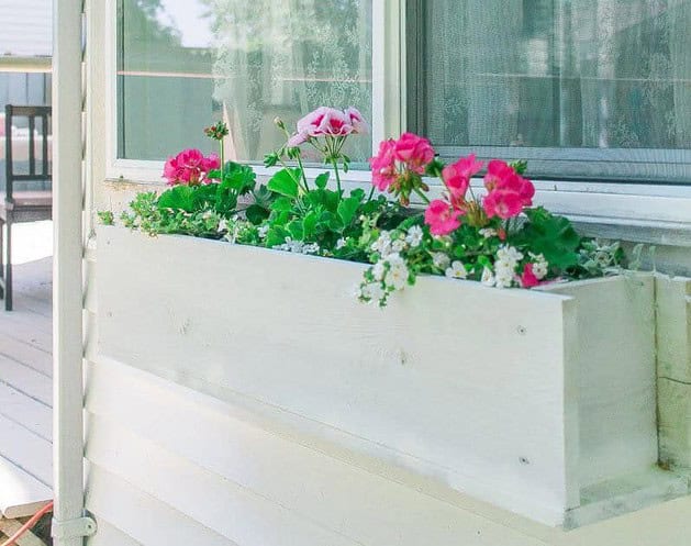 15 Charming DIY Window Flower Box Designs for Gardening