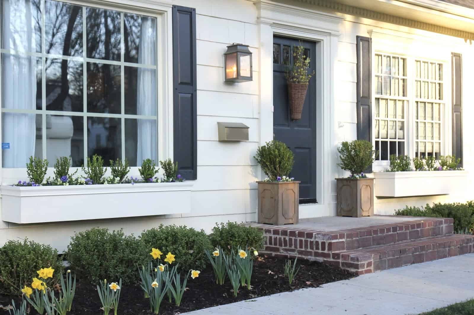 15 Charming DIY Window Flower Box Designs for Gardening