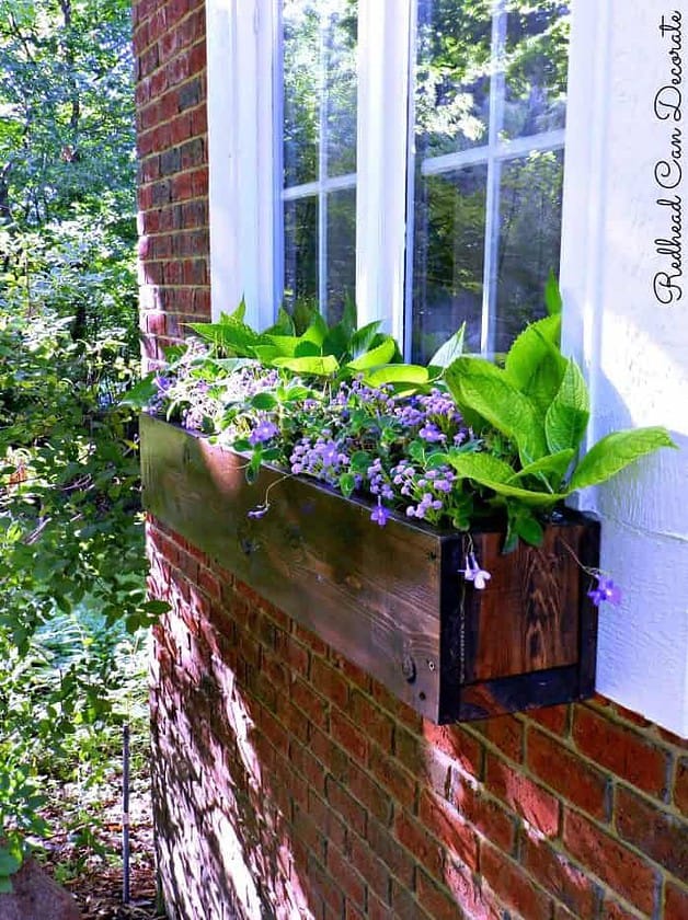 15 Charming DIY Window Flower Box Designs for Gardening
