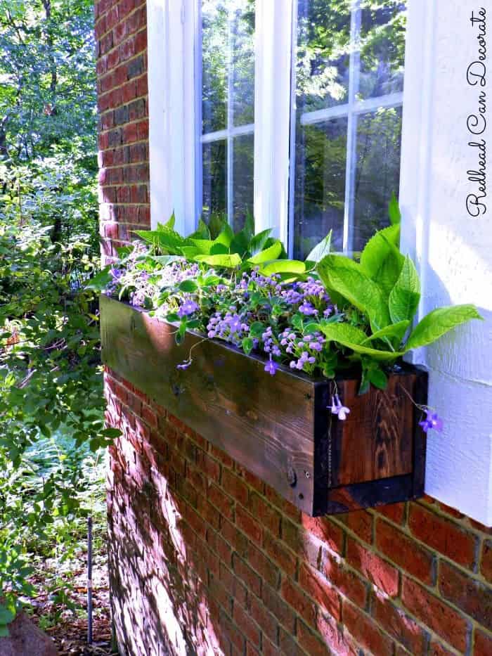 15 Charming DIY Window Flower Box Designs for Gardening