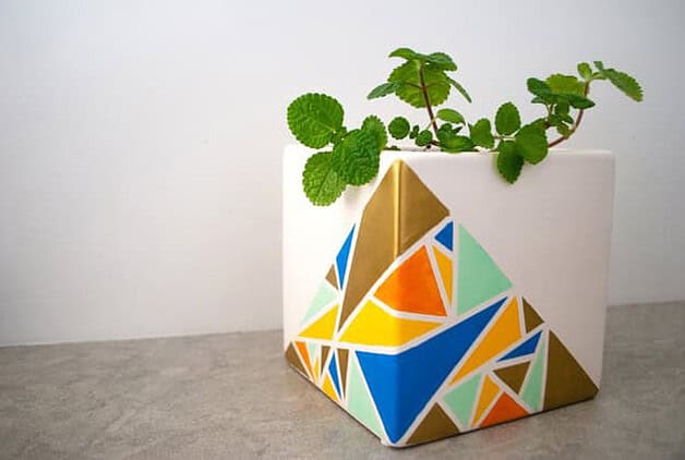 15 DIY Plant Stand Designs to Elevate Your Greenery