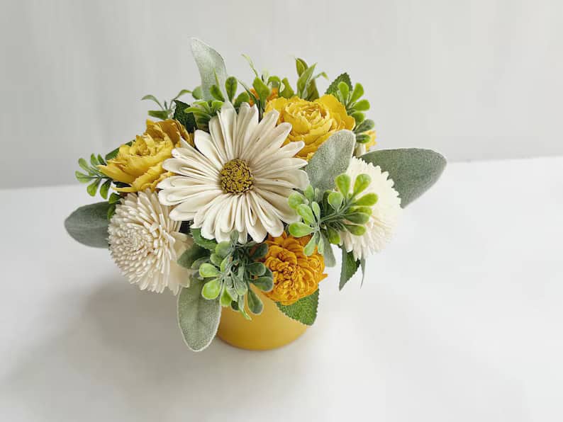 15 Fresh and Vibrant Spring Flowers Centerpiece Decorations