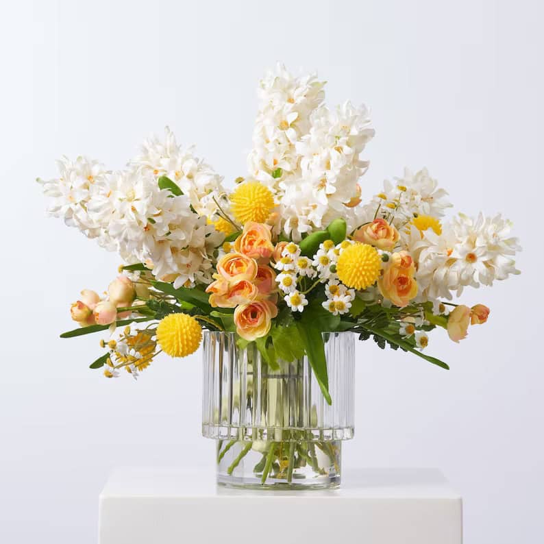 15 Fresh and Vibrant Spring Flowers Centerpiece Decorations