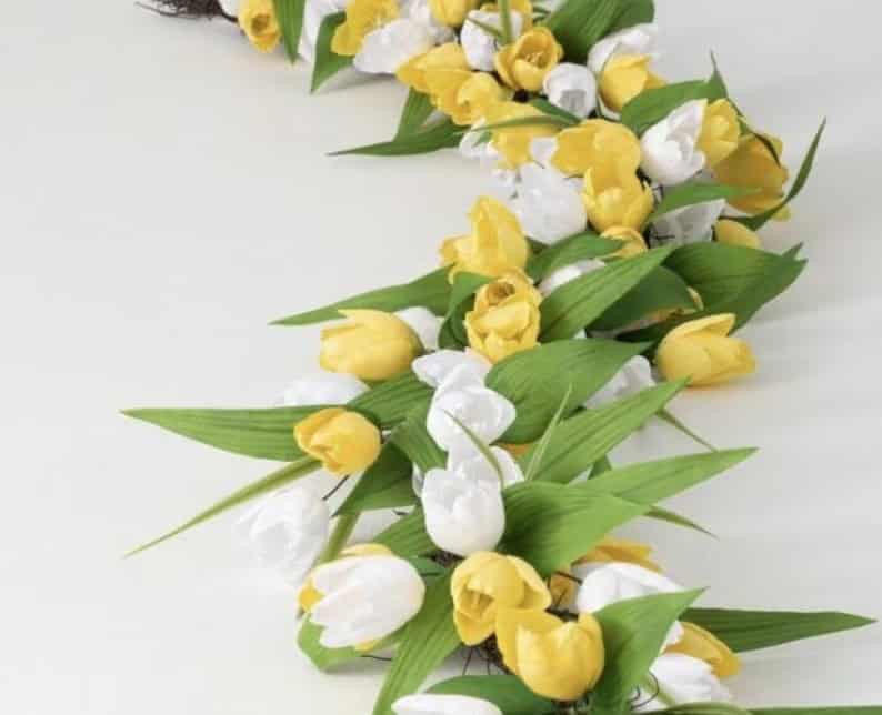 15 Spring Flower Garlands That Will Brighten Your Living Space