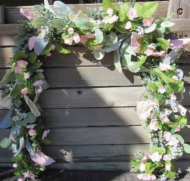 15 Spring Flower Garlands That Will Brighten Your Living Space