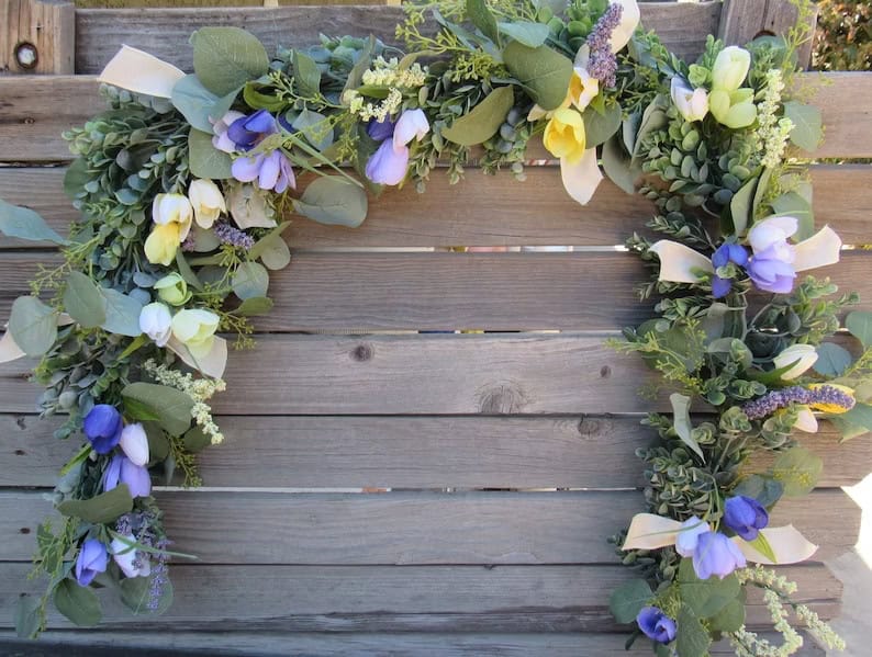 15 Spring Flower Garlands That Will Brighten Your Living Space