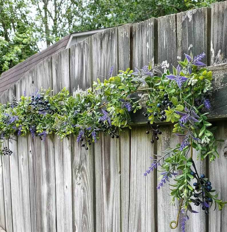 15 Spring Flower Garlands That Will Brighten Your Living Space