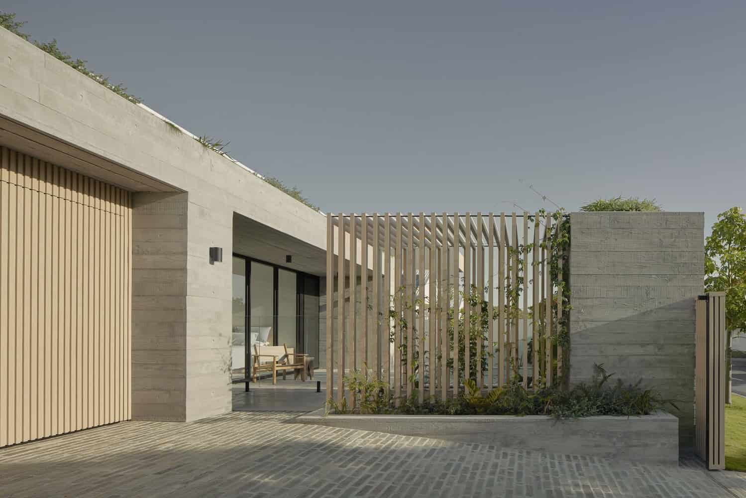 Sjøhavn House by Lightbody Architects in Noosa Heads, Australia