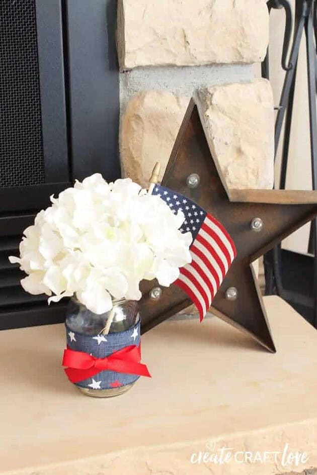 15 Easy DIY Patriotic Mason Jar Crafts for Your 4th of July Celebration
