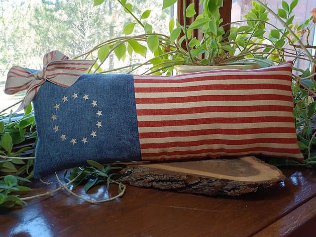 15 Patriotic American Pillow Designs that Symbolize the Spirit of America