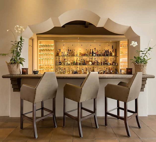 15 Small Space Mediterranean Home Bar Designs for Maximum Impact