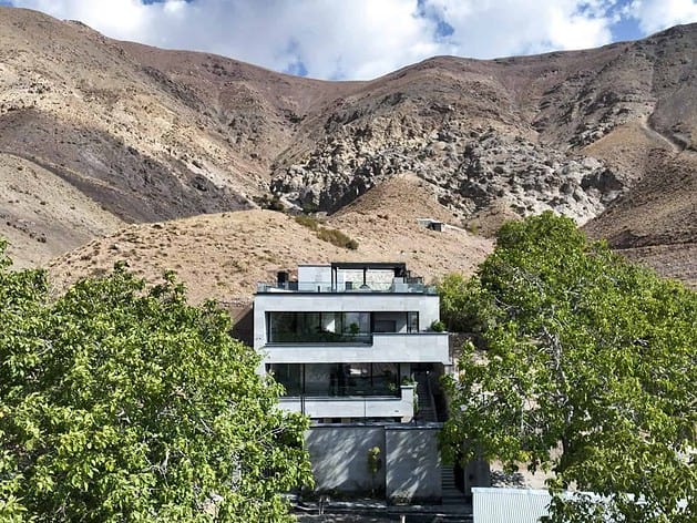 Koohravan Villa by HYPERTEXT ARCHITECTURE STUDIO in Khosrovan, Iran