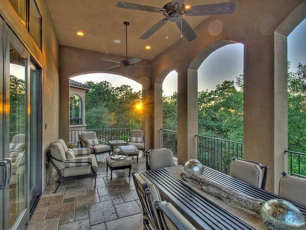 15 Stellar Mediterranean Deck Designs For The Perfect Outdoor Evening