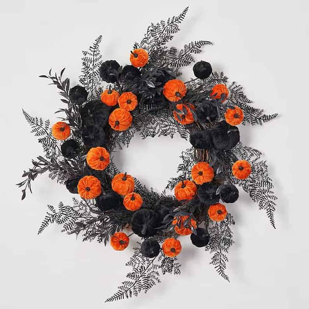 15 Spooky Halloween Wreath Ideas to Haunt Your Home