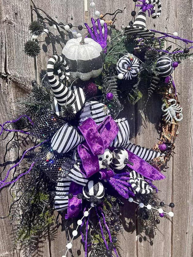 15 Spooky Halloween Wreath Ideas to Haunt Your Home